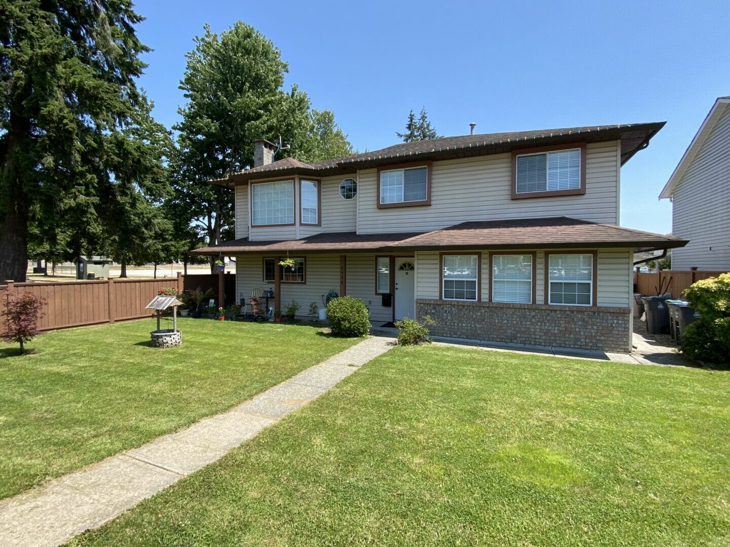 3 Bedroom 2 Bath Upper Level House Near KPU in Surrey | Tang and Kung